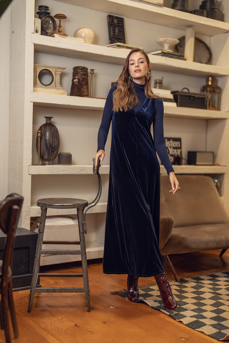 Ladies V-Neck Jumper – The Shell Station